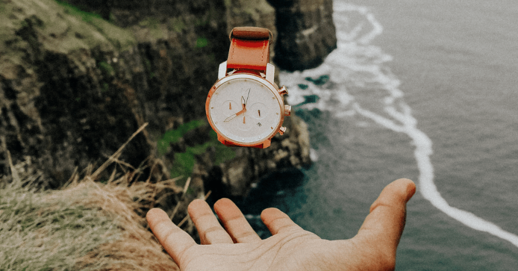 How To Navigate Without A Compass - 5 Ways To Find Your Way